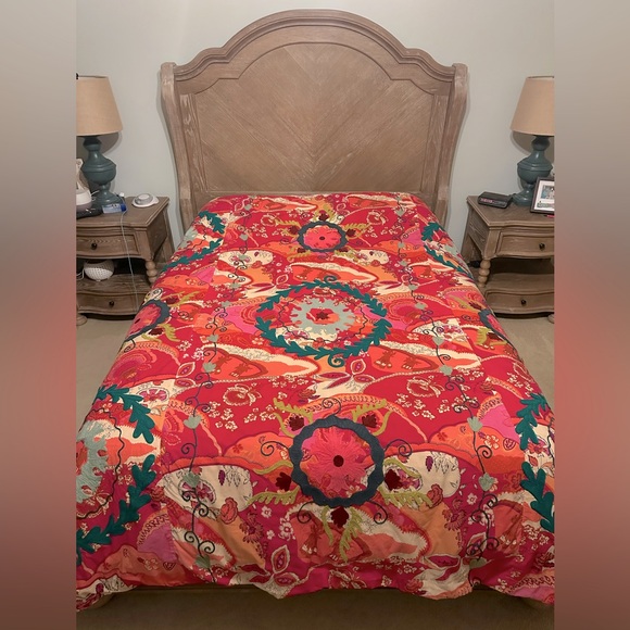 Anthropologie | Bedding | Anthropologie Queen Crewel Embroidered Duvet ...
